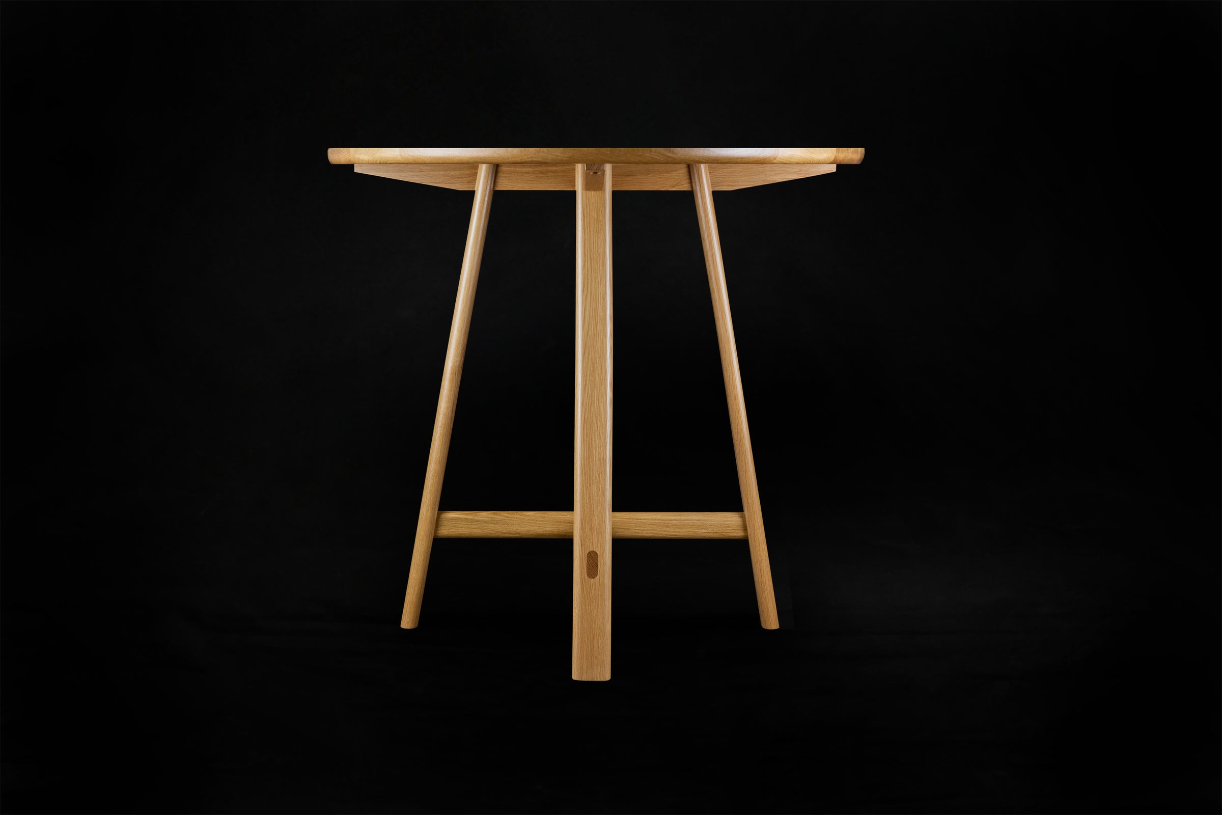 Custom Tables – makimaki Australia pty ltd